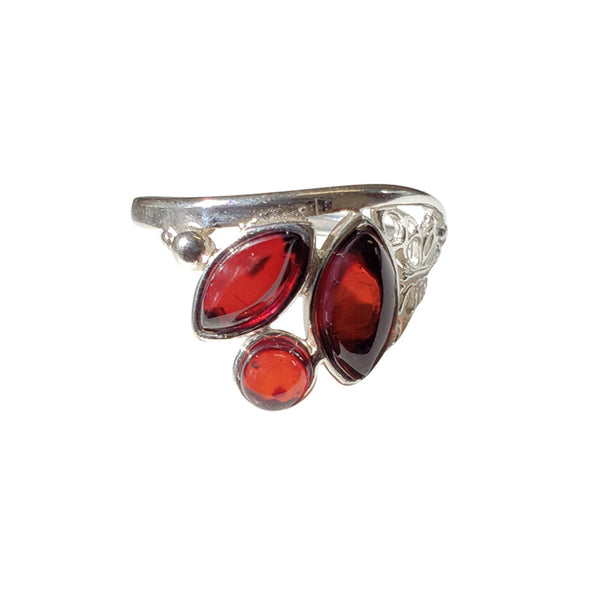 AM0274 - Cherry Amber Ring – Solvang Pebble People